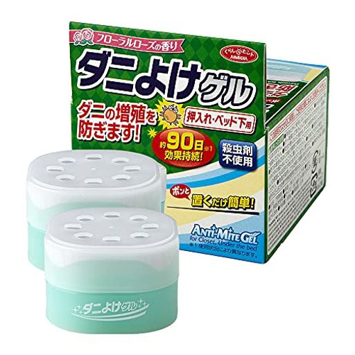 【商品仕様】商品サイズ/(約)6.9x6.9x4.5cm、内容量/85g、セット内容/2個入、材質・成分/界面活性剤・香料、持続効果/開封から約90日間、使用場所/室内用、原産国/日本 【置くだけ簡単】ダニが嫌いな香りで侵入を防ぐ! ダニが...