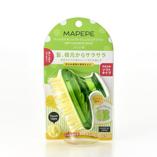 パッケージサイズ(約):幅93x奥70x高167mm 耐熱温度(約):60度 髪も地肌もリフレッシュ ブラシ部に練り込んである天然鉱石がマイナスイオンを放射する。 とってもやわらかい毛先で、指先だけでは落ちにくい汚れを落とし、頭皮をやさしく...