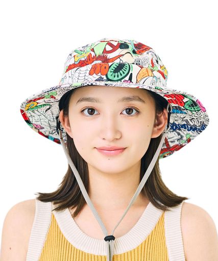 総柄のあご紐付きサファリハット。 高さ約9.5cm/つば約6.5cm/頭周り59cm(サイズ調節有り -2cm) 日本製 メンズ
