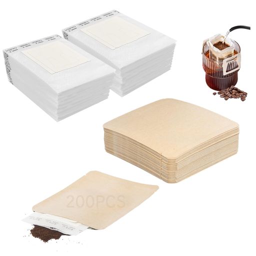 【日本製ドリップフィルターで安心品質】フィルターは日本国内で製造されており、英語印刷デザインを採用。コーヒー豆本来の香りとコクをしっかり引き出し、本格的な味わいを楽しめます。 【防水仕様クラフト紙バッグ付き(※印刷不可)】持ち運びに便利なク...