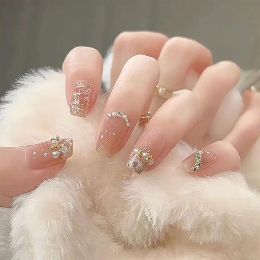 「人気のネイルチップ」おしゃれな色とかわいい要素を組み合わせた、ユニークなデザインがつけ爪をよりリアルに美しく見せる、素敵なファッションアイテムです。 「再利用可能」24枚のラウンドチップセットは、厳選されたABS材質で作られており、付け爪...