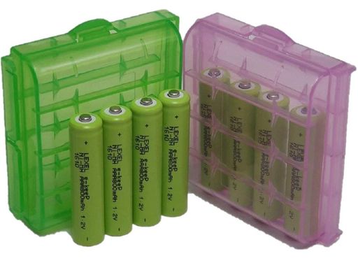 低自己放電技術を採用し、国際的な認証を受けている工場で製造された信頼性の高い電池です。 充電後1年たっても80%以上の能力保持。 充電を繰り返しても劣化が非常に少なく、メモリー効果を気にせず使用できる電池。 繰り返し使用するデバイス環境でも...