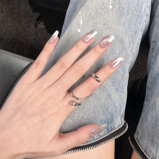 デザインネイルチップ24枚入り+接着剤。24枚付け爪&amp;12MMサイズ着用する際にもっと合わせやすい10MMサイズを選んで付けてもいい爪を磨いてから付けます。 デザインネイルチップで色づきがよく、オフィス、外出、各イベントの参加によく...