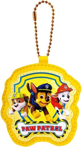 サイズ:約H80xW73xD4mm 材質:合成皮革 原産国:中国 パウ・パトロールのネームホルダーマスコット ぷっくり、かわいいマスコット。ネームカード付き