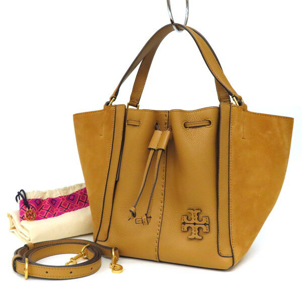 ・ブランド 　TORY BURCH / トリーバーチ ・サイズ 　縦23cm、横最大36cm(22cm)、マチ16cm、持ち手36cm、ストラップ102cm～130cm 　※採寸には誤差が生じる場合があります。 ・カラー 　ブラウン 　※画...
