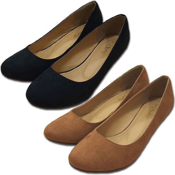 フェイクスウェード生地のウェッジパンプス。 定番のラウンドトゥでシンプルなデザインがGOOD！ カジュアルにデニムで合わせても良し、スカートで上品に 組み合わせても良しの万能パンプスですよ♪ ■素材：[甲皮]ポリエステル100% [底材]合...