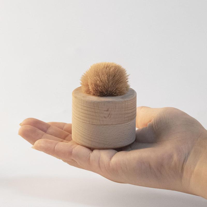 ミニ骨壷 遺骨入れ メモリアル 骨壺 納骨容器 ペット骨壷 犬 猫 兎 手元供養 ペット仏壇 分骨つぼ 天然無垢材【天然無垢材の箱】携帯に便利な小型。サイズ：高さ約7cm×直径約5cm（全体的なサイズ）／容量：約20ml。持ち歩きに便利で、...