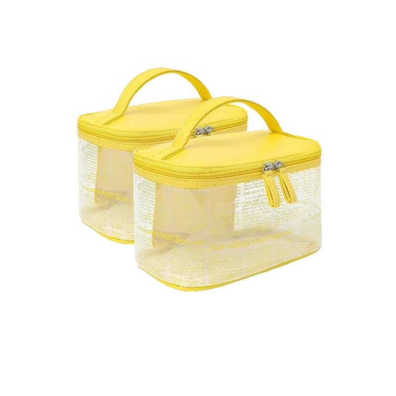 Tumecos新聞柄ハンドバッグ 透明化粧品バッグ 防水PVC化粧品トイレタリーバッグ大容量 - 2セット【素材】バッグの本体はPVC素材で作られており、フリップカバーと底部はPU素材で作られており、丁寧な縫製で耐久性があります。スプライシ...