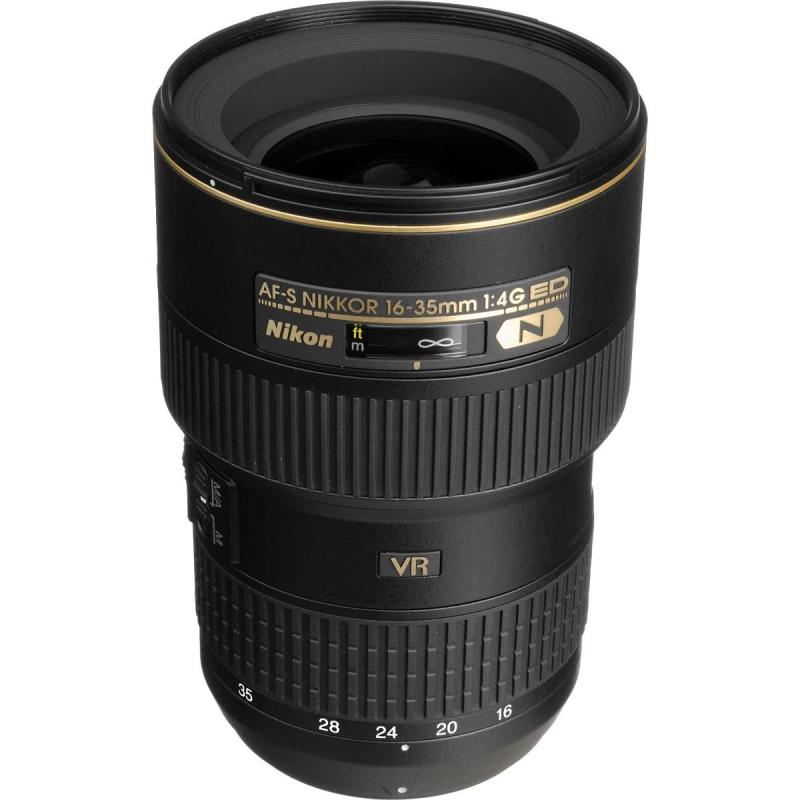 Nikon 広角ズームレンズ AF-S NIKKOR 16-35mm f/4G ED VR フルサイズ対応レンズタイプ:ズームレンズF値 (広角側):F4手ブレ補正ありレンズ構成:12群17枚(EDレンズ2枚、非球面レンズ3枚、ナノクリスタ...