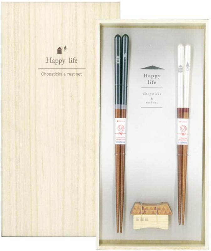 イシダ 日本製 ギフト 桐箱 箸置付 夫婦箸 ハッピーライフ 14×27.5×2.5cm材質:箸/天然木・アクリルウレタン、箸置/紙・ウレタン原産国:日本パッケージ重量: 0.16 kg商品モデル番号: 63163