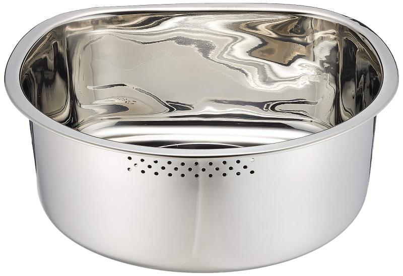 貝印 KAI 洗い桶 D型 脚高ゴム付 DZ1141 シルバーゴム足付きの足高タイプの洗い桶メーカー型番:DZ-1141サイズ:320×300×125mm本体重量:500g素材・材質:本体/ステンレススチール、足/ゴム原産国:インド