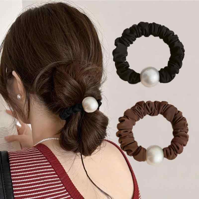 Masvan ヘアゴム パール 2個セット おしゃれ ヘアアクセサリー シンプル髪にも手元にも毎日の華やかさを彩るアクセントに 普段のヘアスタイルにも、手首につければブレスレット風アクセサリーとしてもお洒落です。