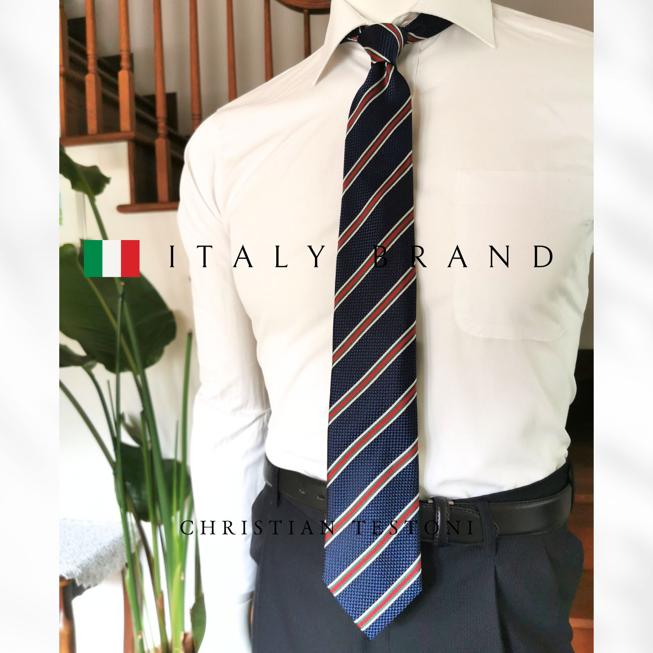 サイズ 縦143〜145センチ×幅8センチ 材　質 シルク100％ 色 ネイビーベースに、レッド 、グリーン、白色のストライプ柄 生産国 中国 商品説明 写真と多少の色の異なりはご了承下さい。 関連キーワード ネクタイ ブランド ネクタイシ...