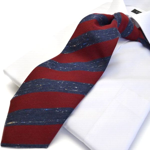 サイズ 縦143〜146センチ×幅8センチ 材　質 シルク(100％) 色 ネイビーとレッドのストライプ 商品説明 写真と多少の色の異なりはご了承下さい。お勧めの新柄ネクタイ！ ジャケットや、スーツに合わせて頂くことが出来ます。 &nbsp...