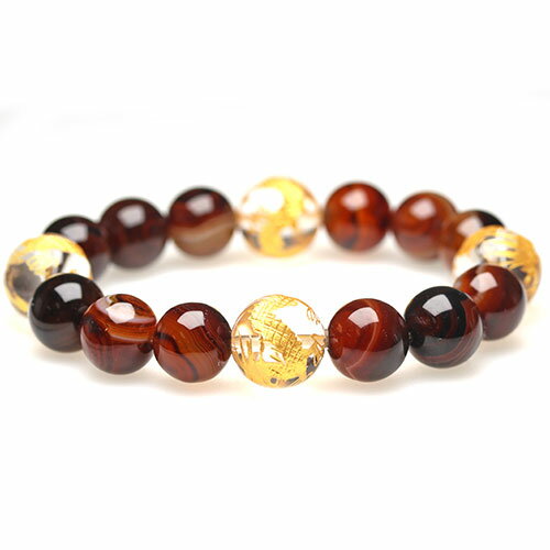【サイズ】内周約16.5cm【素材】金彫り龍水晶約14mm/瑪瑙約12mm【内訳】1本【 天然石 パワーストーン アクセサリー ファッション 雑貨　】風水で龍は最もパワーがあるとされ、富貴・吉祥であり邪気を退けてくれると信じられています。龍...