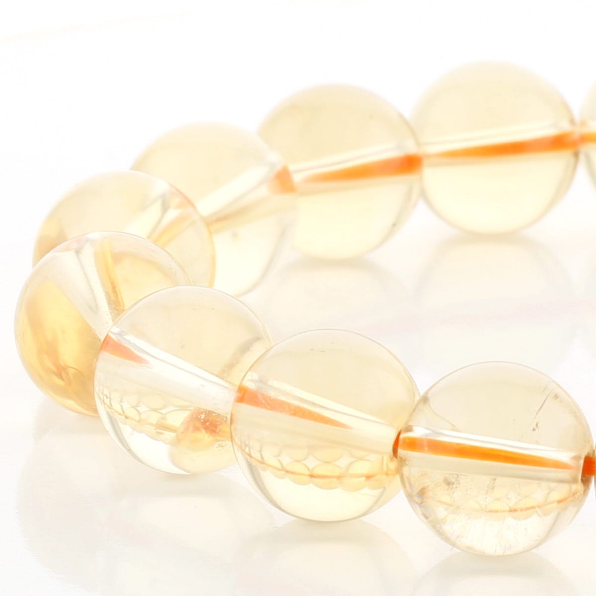 長年多くの方からお問い合わせをいただいておりました、完全無処理の天然シトリンが入荷しました。 本当に念願がかなったというレベルの商品で、現地でもどれくらい探したかわかりません。 それというのも原石のとれるブラジル現地で加熱処理をしてしまうた...