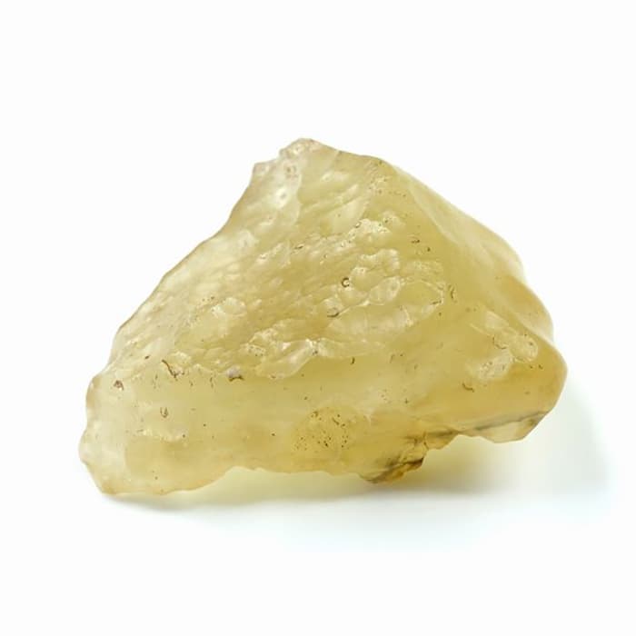 リビアングラスについてリビアングラスは約2900万年も前に隕石が地表に衝突した際に、地表にある物質が高熱で溶けて形成されたとものと考えられています。 エジプト・リビア砂漠で産出されるため、その名前がつきました。 リビアングラスはモルダバイト...