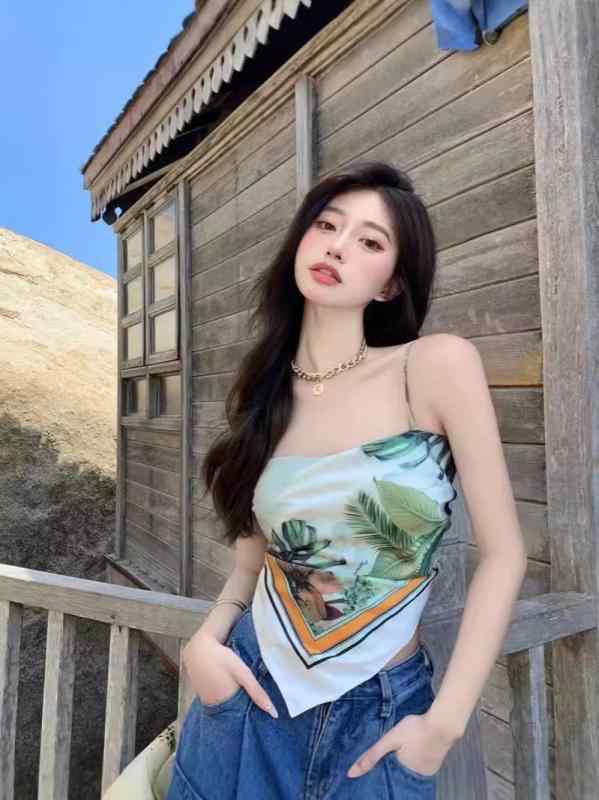 ・スタイル: 性感風・版型: 修身型・主な素材: ポリエステル90-95%・袖丈: 吊帯・カラー展開: 画像色・サイズ展開: M,L・対象性別: 女性・対象年齢: 成人・伸縮性: 無