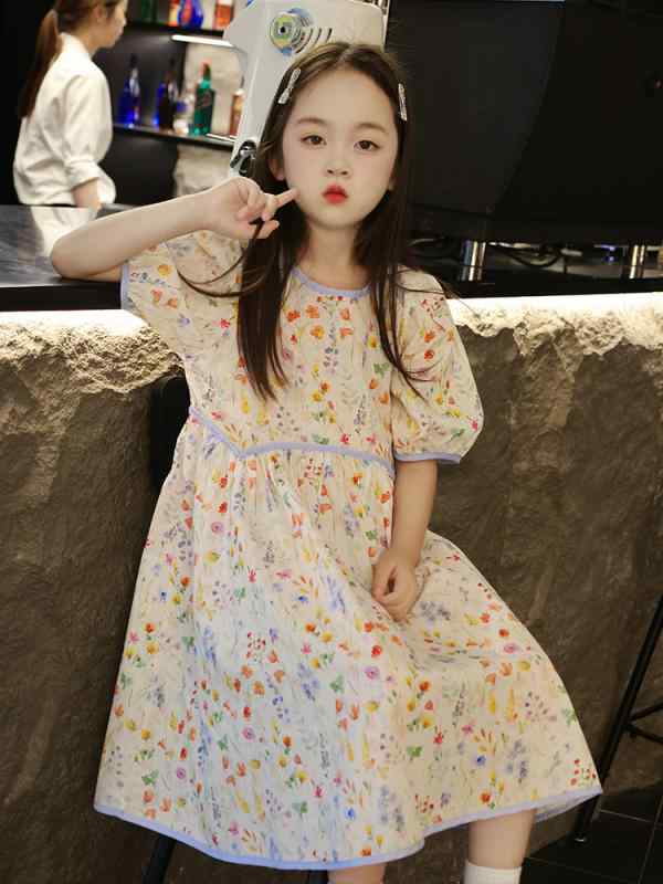 ・カテゴリ: 童用連衣裙・スタイル: 韓国版・柄: 花朵・デザイン: 背带款・スカートスタイル: 公主裙・要素: 可愛・カラー展開: 粉红色・サイズ展開: 100、110、120、130、140、150、160・対象年齢: 中小童(3~8歳...