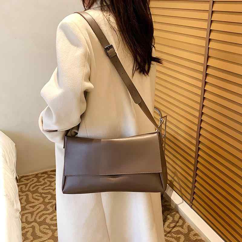 ・スタイル: 都市簡約・主な素材: PU・形状: 横型方形・箱包サイズ: 中・人気要素: 車縫線・開閉方式: 蓋式・内装: 挟層ジッパー袋・硬度: 中偏軟・外袋タイプ: 立体袋・ショルダーストラップ数: 1本・カラー展開: 卡其色,黒色,棕...