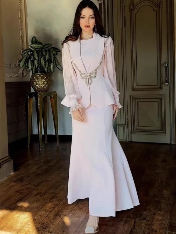 ・主な素材: ポリエステル・カラー展開: ピンク・サイズ展開: S,M,L,XL,XXL・スタイル: 通勤、知性風・袖丈: 長袖・袖型: 泡泡袖・カテゴリ: 休闲套装・セットスタイル: 上衣套装