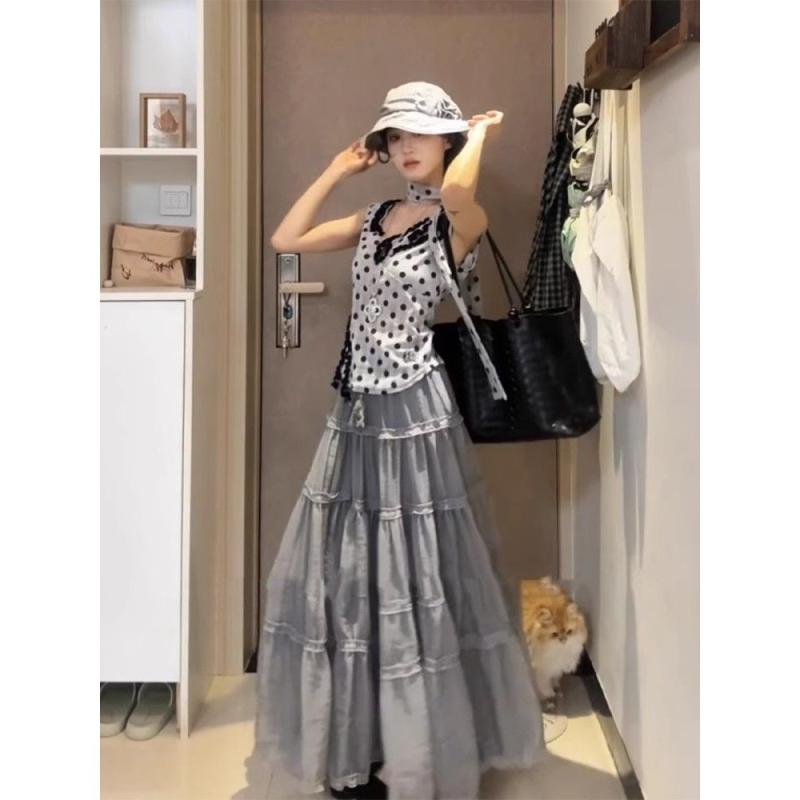 ・主な素材: PVC、氨纶30%以下・スタイル: 御姐風・カラー展開: 単件上衣、単件裙子、上衣+裙子・サイズ展開: S、M、L、XL・袖丈: 無袖・カテゴリ: 休闲套装・セット内容: 上衣套装