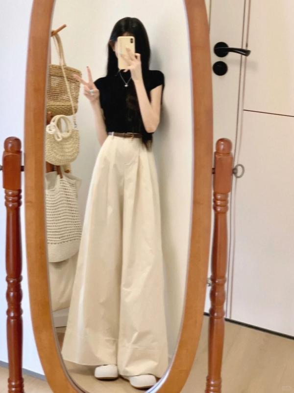 ・カテゴリ: 休闲套装・柄: 3D効果・パンツ丈: 長丈・流行要素: 3D立体图案・工艺: 拼贴/拼接・素材名: 綿・主素材: 綿50%～70%・カラー展開: 黒上衣,米白パンツ,黒上衣+パンツ・サイズ展開: S,M,L,XL・スタイル: ...