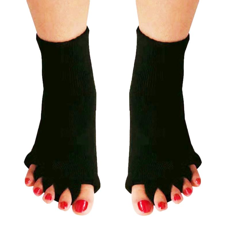 [Byuuu] 足指全開ヨガソックス 5本指ソックス 靴下 滑り止め つま先カバーソックス 歩きやすい 穴あき 靴下 ハーフソックス フットケア【素材】：この5本指のソックスは90％アクリル製で、滑り止めで 通気性抜群で吸汗性、 防臭性が良...