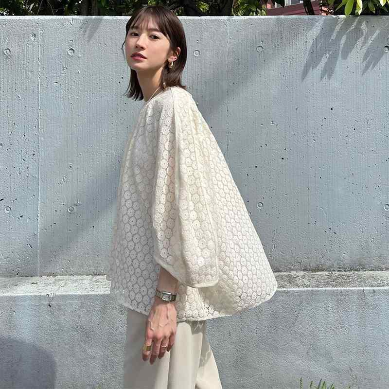 ・主な素材: 綿80-90%・柄: 無地・袖丈: 七分袖・スタイル: 気質通勤、优雅風・版型: A字型・衣長: 中長款・ネックライン: 丸首・袖型: シャツ袖、常规袖、泡泡袖・カラー展開: 杏白色・サイズ展開: S、M、L・カテゴリ: シャツ