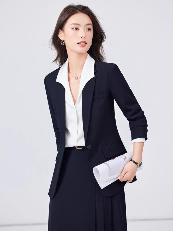 ・主な素材: ポリエステル50-70%・裏地素材: レーヨン30%未満・カラー展開: ネイビースーツ、ブラックスーツ、グレースーツ、カーキスーツ、ネイビースーツ+パンツ、ブラックスーツ+パンツ、グレースーツ+パンツ、カーキスーツ+パンツ、ネ...