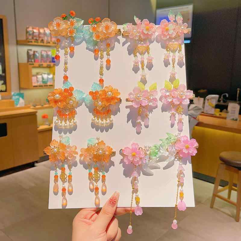 ・種類: 発夹・スタイル: 古風・主な素材: 合金・水晶種類: 白水晶・柄: 花卉・対象年齢: 3-6歳、6-10歳、10歳以上・対象: 子供・分類: 対夹・人気要素: 珍珠