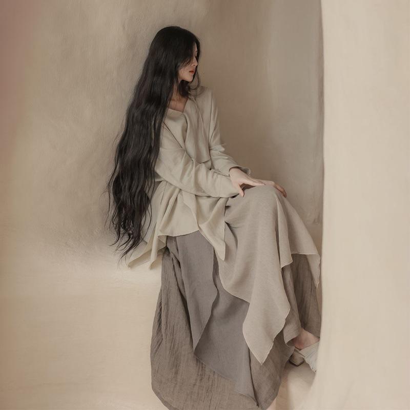・カテゴリ: スカート・スタイル: 禅意風・主な素材: ポリエステル・柄: 無地・カラー展開: 混灰咖、麻杏色・サイズ展開: S、M、L、XL、2XL・袖丈: 長袖・セット内容: スカートセット