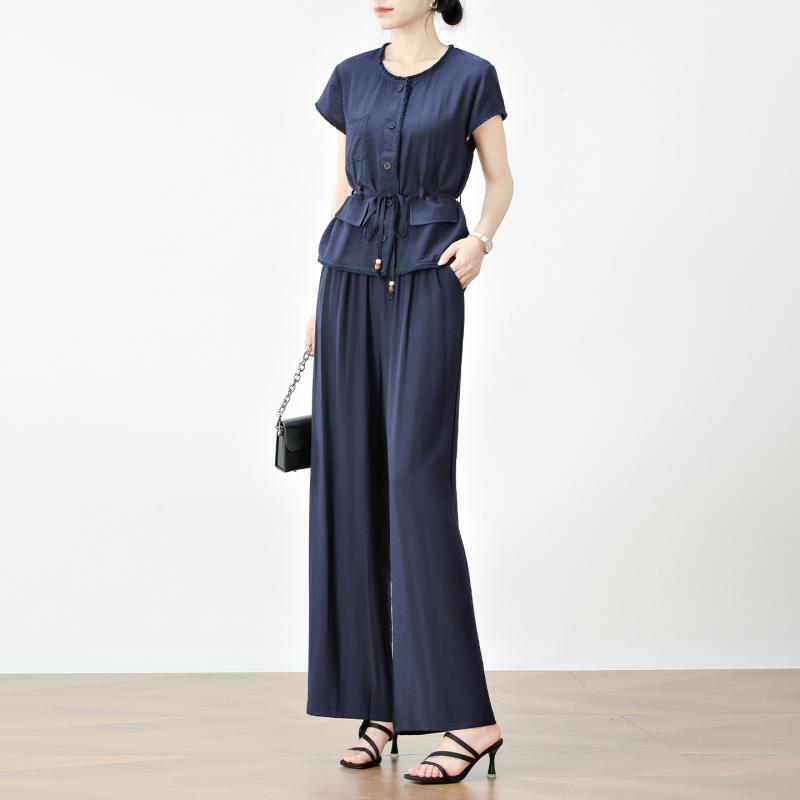 ・カラー展開: 浅藍色、藏藍色・サイズ展開: M、L、XL、2XL・スタイル: 名媛風・袖丈: 三分袖・袖型: 常规袖・パンツ丈: 長丈・柄: 3D効果・流行要素: 単色・主な素材: 聚酯纤维41.2%、粘胶纤维34.2%、莱赛尔纤维21....