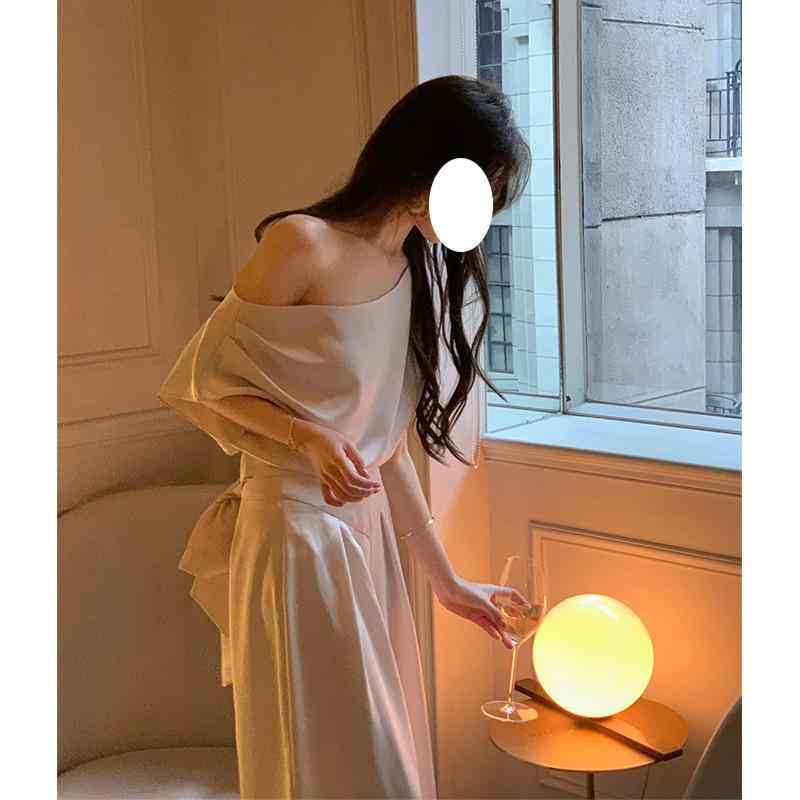 ・スタイル: 通勤風・主な素材: ポリエステル80-90%・カラー展開: 米白色・サイズ展開: XS、S、M、L・パンツ丈: ロング・袖丈: 三分袖・袖型: スタンダード・カテゴリ: カジュアルセットアップ