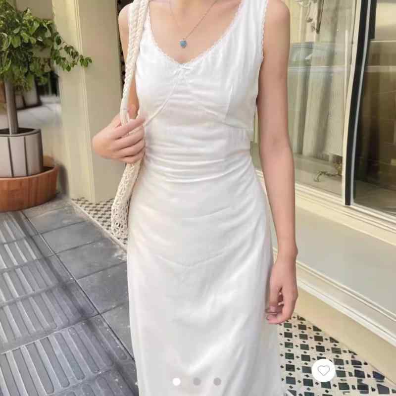 ・スタイル: 清新甜美、甜美風・カテゴリ: 連衣裙・組み合わせ: 単件・スカート丈: 長丈・スカート型: A字・ネックライン: Vネック・袖丈: ノースリーブ・ウエスト位置: ミドル・着用方法: プルオーバー・主素材含有率: 70%～80%