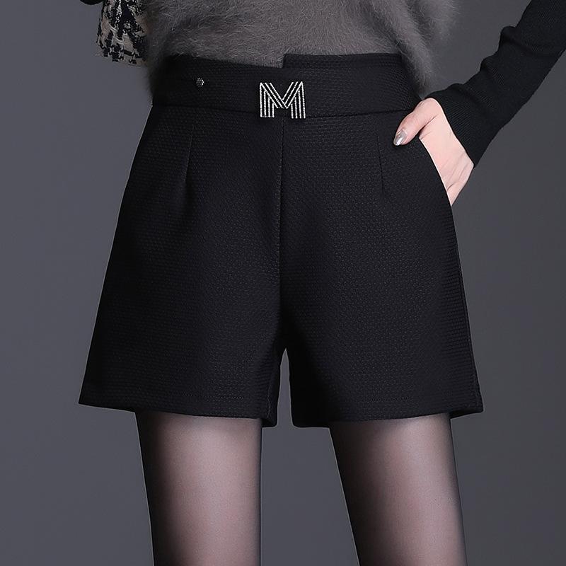 ・カテゴリ: ワイドパンツ・スタイル: 通勤風・主な素材: ポリエステル90-95%・パンツ型: ストレート・パンツ丈: ショートパンツ・ウエスト: ハイウエスト・厚み: 中厚・装飾: メタル・カラー展開: ブラック・サイズ展開: M、L、...