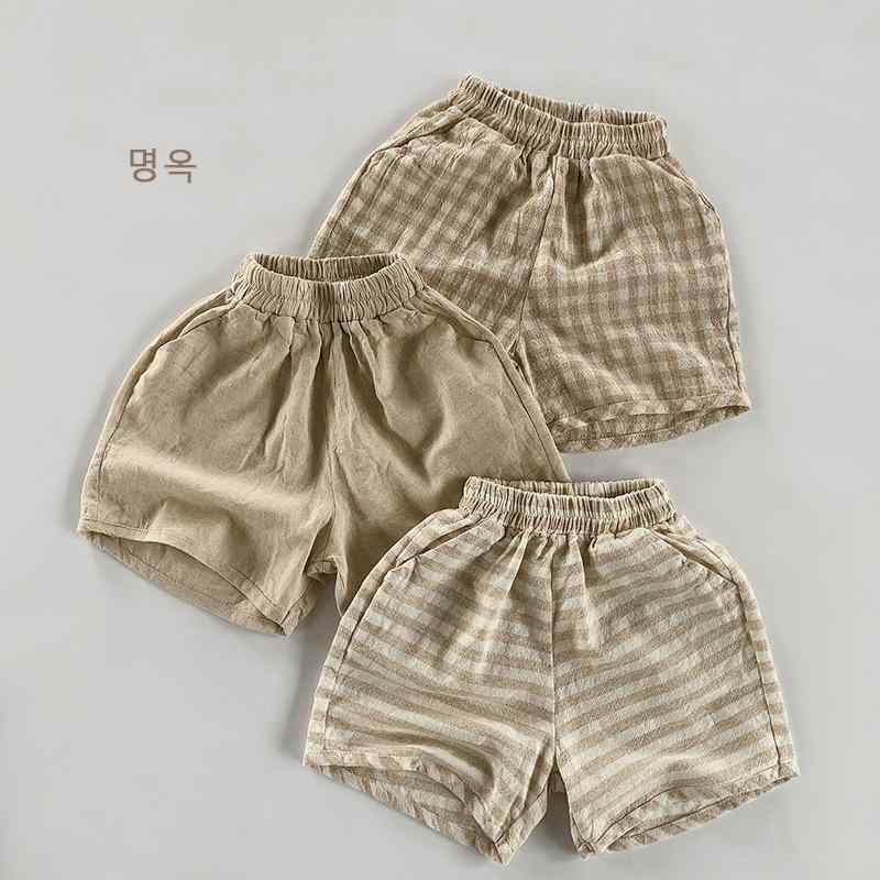 ・カテゴリ: 童用ショートパンツ・スタイル: 韓版カジュアル・主な素材: 綿95%・パンツ丈: ショート・柄: 条紋、格子、ソリッド・カラー展開: 格子、条紋、ライトカーキ・サイズ展開: 80、90、100、110、120、130・対象身長...