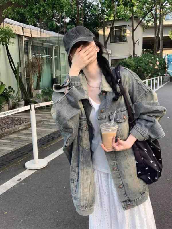 ・カテゴリ: 外套・主な素材: 牛仔布・主素材成分: アミノ合成繊維・主素材成分含有率: 30%以下・柄: 他の・版型: ワイドフィット・組み合わせ: 単品・厚み: 中厚・衣丈: 普通・袖丈: 長袖・袖型: 普通・ネックライン: ポロカラー...
