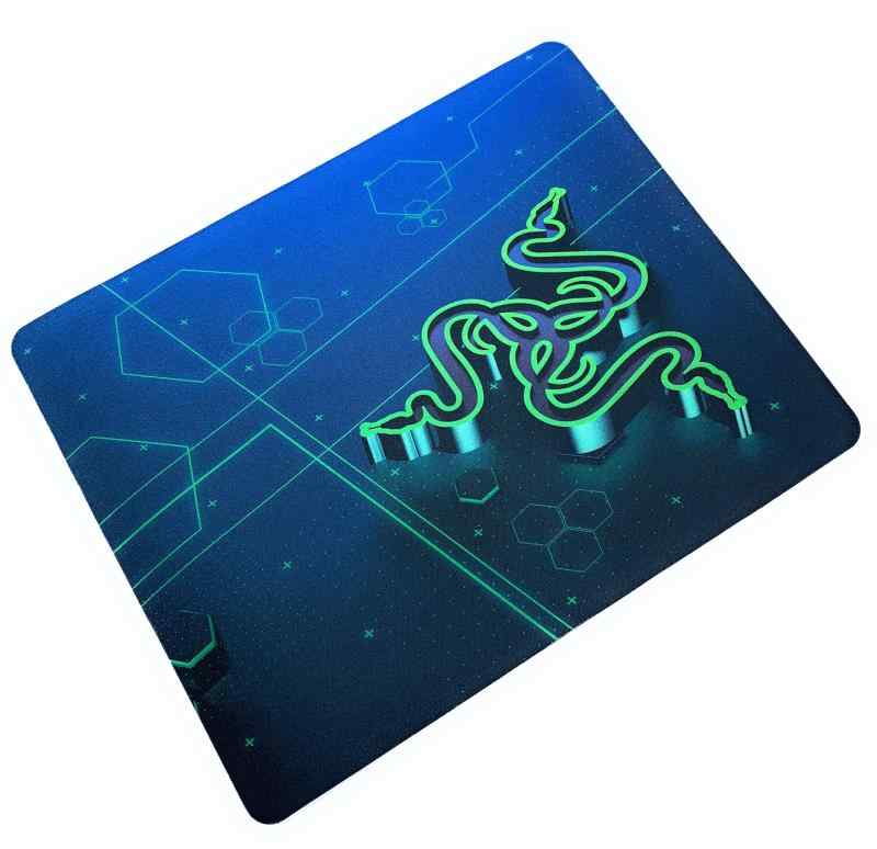 Razer Goliathusモバイルソフトゲーミングマウスマット（移動マウスパッド、ゲーマー向けのコンパクトサイズ、標準デザイン）【並行輸入品】生地の表面は、最大限のコントロールとプレイ速度のために最適化されています正確で一貫した表面によ...