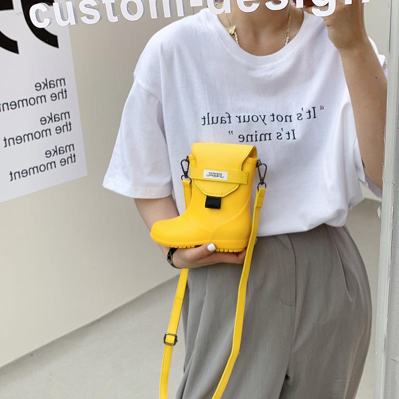 ・スタイル: 街頭潮流・主な素材: PU・形状: 水桶型・サイズ: 小・人気要素: 撞色・開閉方式: 抽帶・硬度: 軟・内袋数: 無・肩帶本數: 單本・カラー展開: 黃色、藍色、粉紅色・使用シーン: 日常搭配