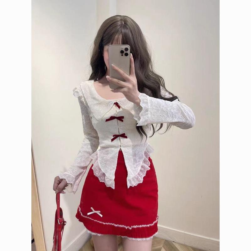 ・カテゴリ: スカート・スタイル: 通勤・主な素材: ポリエステル90-95%・柄: レース・カラー展開: 蕾丝衬衫+红色半身裙,蕾丝衬衫+背心+红色半身裙・サイズ展開: S,M,L,XL・袖丈: 長袖・袖型: フレアスリーブ・セット: ス...
