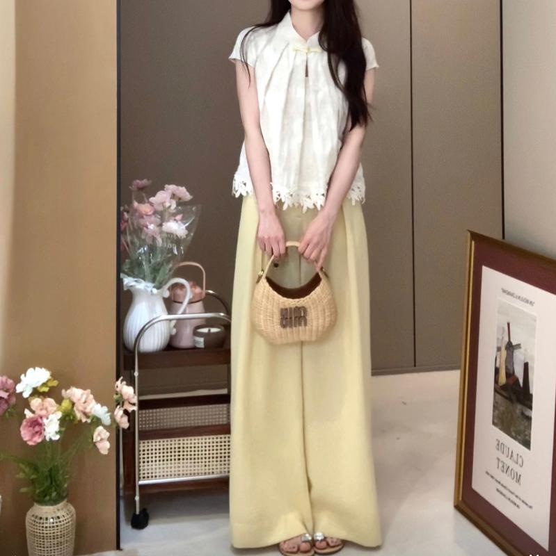 ・カラー展開: 無袖上衣、黄色裤子、無袖上衣+裤子・サイズ展開: S、M、L、XL・主な素材: 涤纶（聚酯纤维）95%以上・袖丈: 無袖・スタイル: 名媛風・カテゴリ: 休闲套装・套装款式: 裙套装・裙长: 中長裙