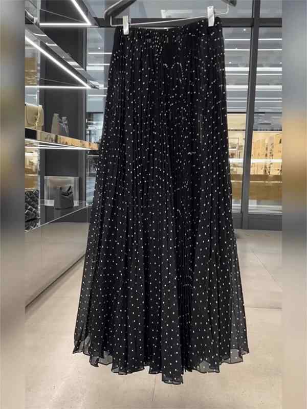 ・柄: 波点・主な素材: ポリエステル50%以上・スカート型: Aライン・スカート丈: ミドル・カラー展開: ブラック・サイズ展開: S、M、L、XL・スタイル: 通勤・スカートカテゴリ: 半身スカート・伸縮性: 微弾