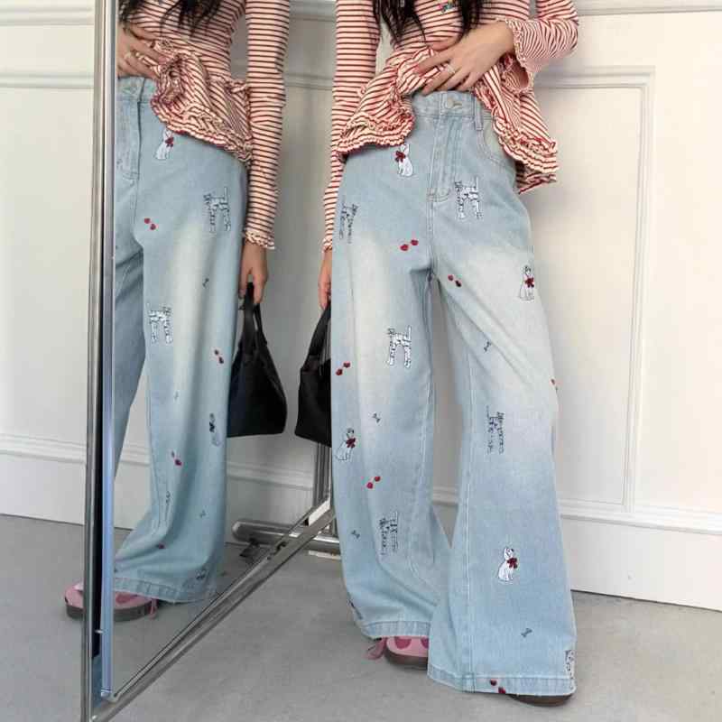 ・カテゴリ: 牛仔パンツ・スタイル: 街頭・主な素材: 綿70-80%・素材2: ポリエステル30-50%・パンツ丈: ロング・ウエスト: ハイウエスト・厚み: 中厚・流行要素: ポケット・カラー展開: ライトブルー・サイズ展開: S,M,...
