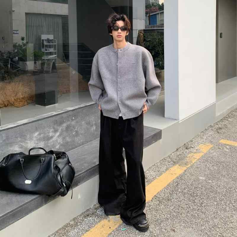 ・スタイル: 韓版・カテゴリ: ニット・主な素材: ポリエステル90%・ネックライン: クルーネック・袖丈: 長袖・厚み: 普通・カラー展開: グレー、ブラック・サイズ展開: M、L、XL、XXL、XXXL・適用シーン: カジュアル・対象年...