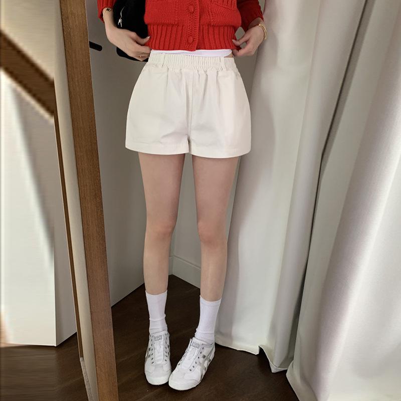 ・カテゴリ: 休闲裤・スタイル: 都市風・主な素材: 綿・パンツタイプ: 阔腿・パンツ丈: ショートパンツ・ウエスト: 高腰・厚さ: 中厚・流行要素: ポケット・カラー展開: 米白色、黒、卡其色・サイズ展開: 均码