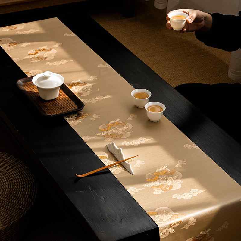 ・カテゴリ: 茶席・主な素材: 布料・スタイル: 中式・サイズ展開: 28×120cm, 28×200cm, 28×250cm, 28×300cm, 28×400cm・カラー展開: 緑, 米白, こげ茶, 赤, 黒, 銀灰