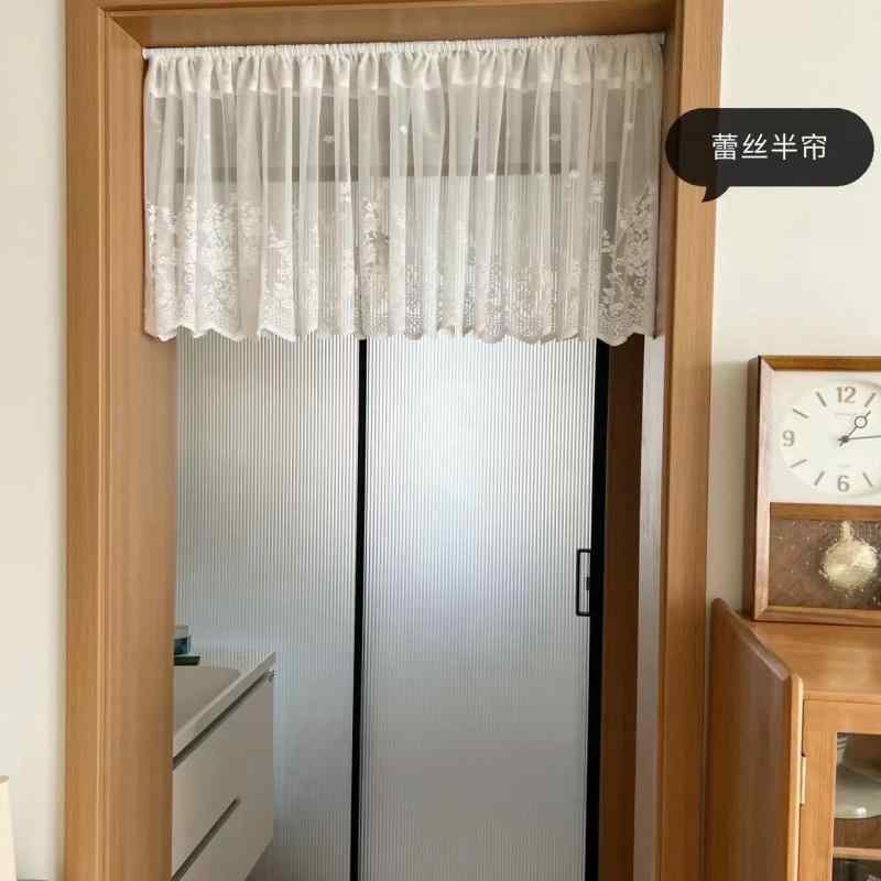 ・主な素材: 绒布・カラー展開: 白色・機能: 半遮光（40-70%）・スタイル: 田園・サイズ展開: 100×30cm、200×30cm、300×30cm、400×30cm、100×50cm、200×50cm、300×50cm、400×5...