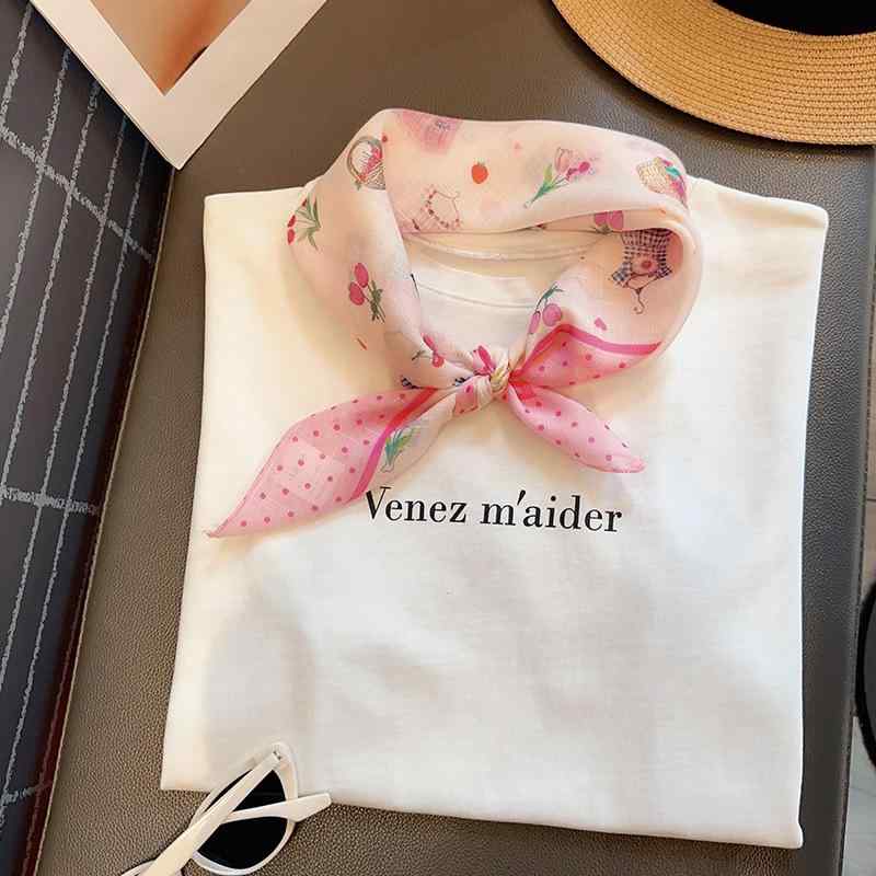 ・スタイル: 围巾/丝巾・主な素材: 綿混紡・主素材含有量: 21%〜30%・サイズ: 55×55cm・柄: 植物花卉・カラー展開: （55方巾）甜品pa、（55方巾）格子小熊