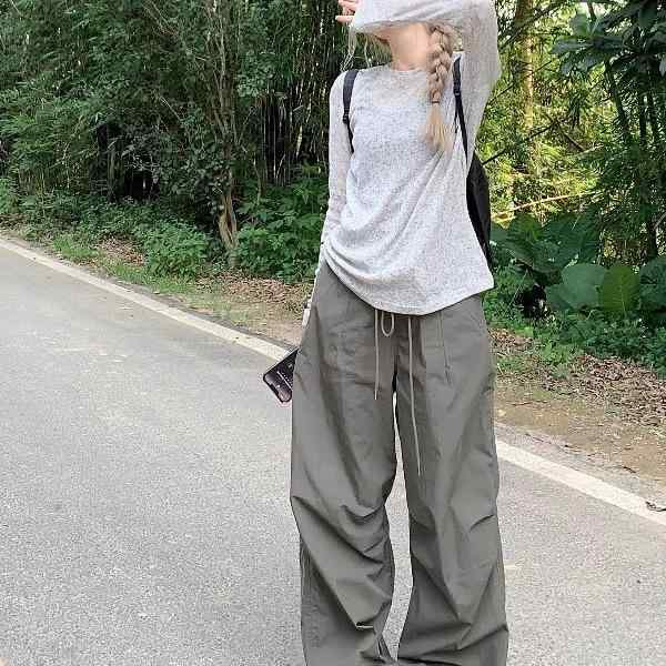 ・カテゴリ: Tシャツ・主な素材: 雪尼尔・主素材成分: 氨纶30%以下・袖丈: 無袖・スタイル: ワイドシルエット・ネックライン: ポロ・袖型: プリンセススリーブ・カラー展開: グレー、グリーン・サイズ展開: S、M、L、XL